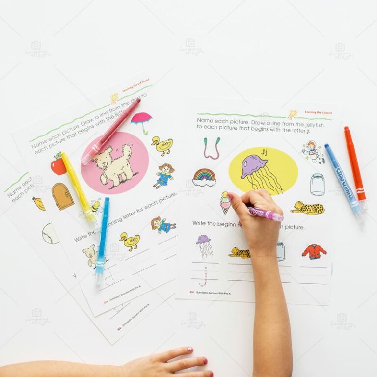 Tan Desk (18 Styled Stock Photos) - Ivory Mix